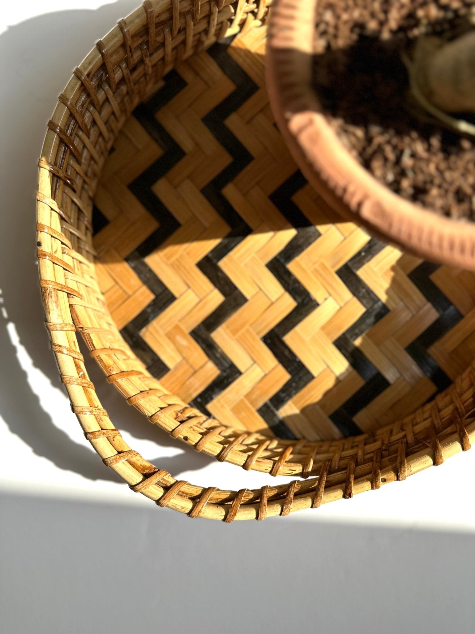 Chevron Rattan tray with handles – handbloom